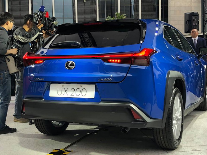 「你的精彩進行式」 2019年式全新LEXUS UX 200精彩登場 | 癮車報