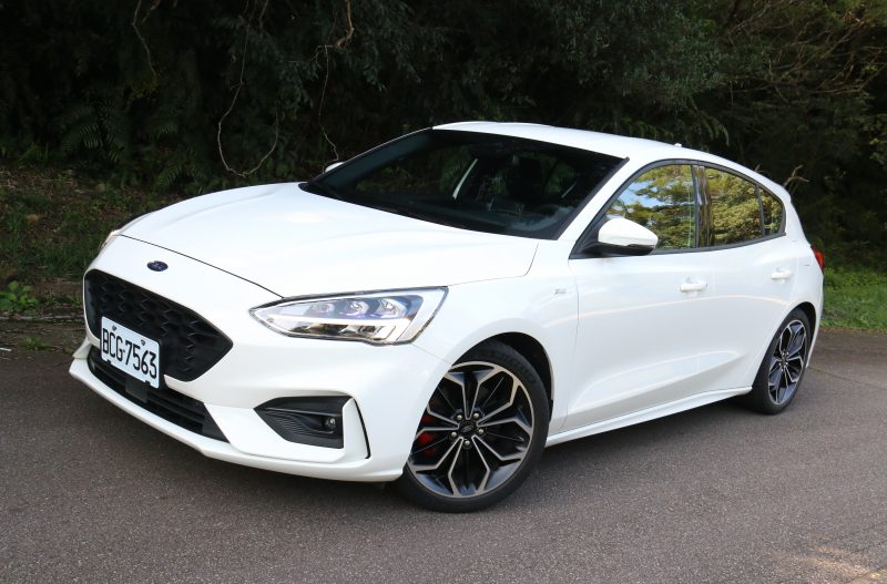 可玩性更高的多連桿來了 Ford Focus ST-Line Lommel賽道特化版試駕 | 癮車報