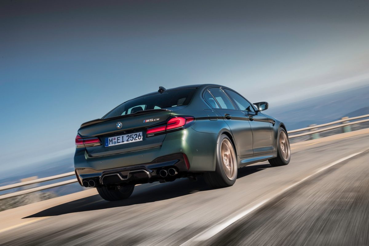 王者氣勢強勢來襲 BMW M5 CS首度亮相 636匹馬力0-96 km/h不到3秒！！！[影片] | 癮車報