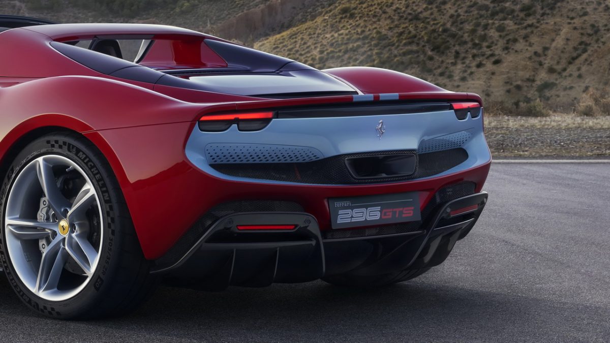 Ferrari 296 GTS：重新定義駕馭樂趣 暢享敞篷跑車的極致感官體驗 | 癮車報