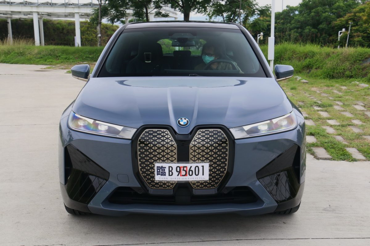 巴伐利亞電能新銳強勢來襲 BMW iX xDrive40旗艦版LSUV試駕-外觀內裝篇 | 癮車報