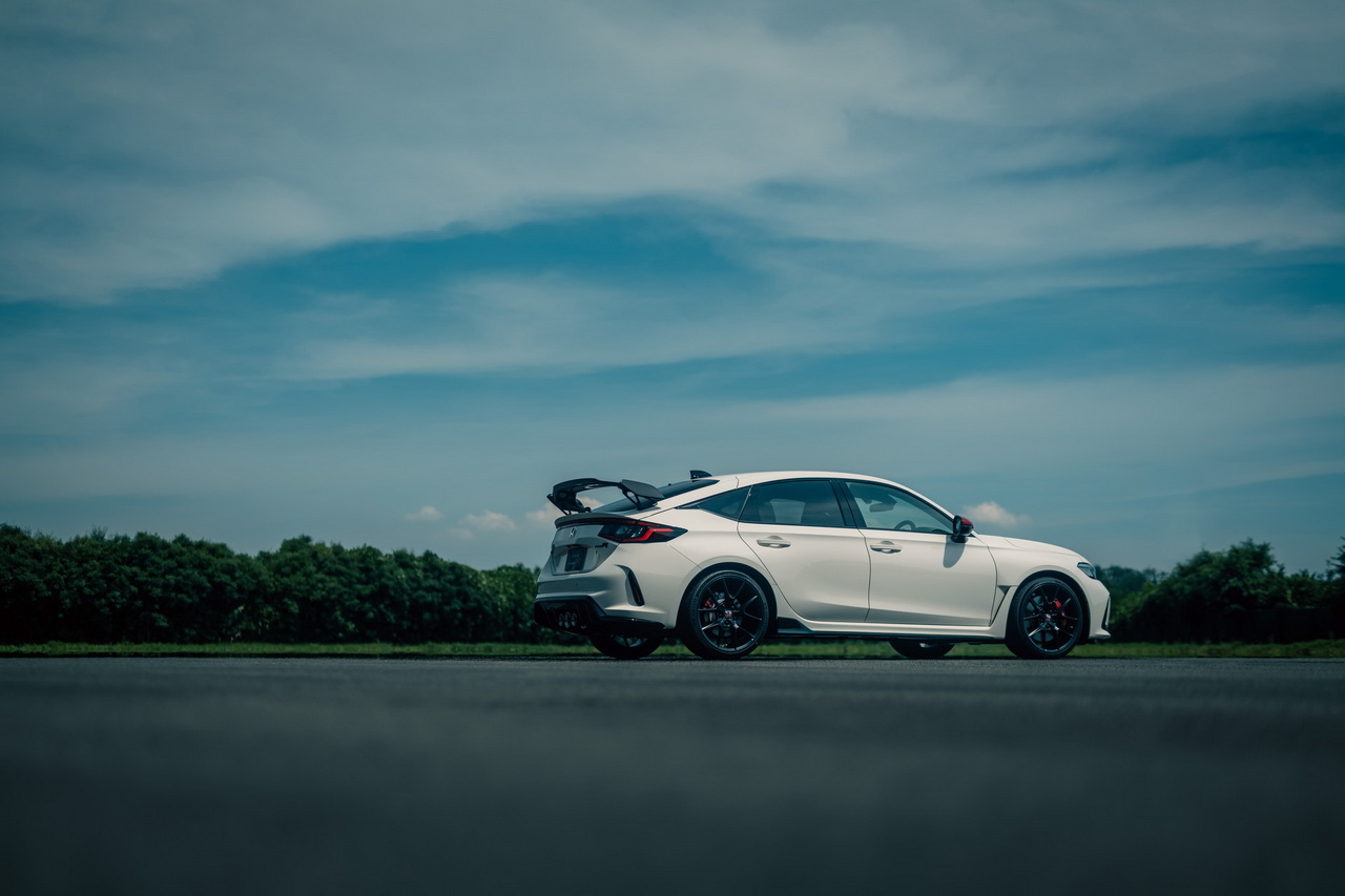 全新Honda Civic Type R獲首個官方套件 包括造型更激進好看的碳纖維擾流尾翼 | 癮車報