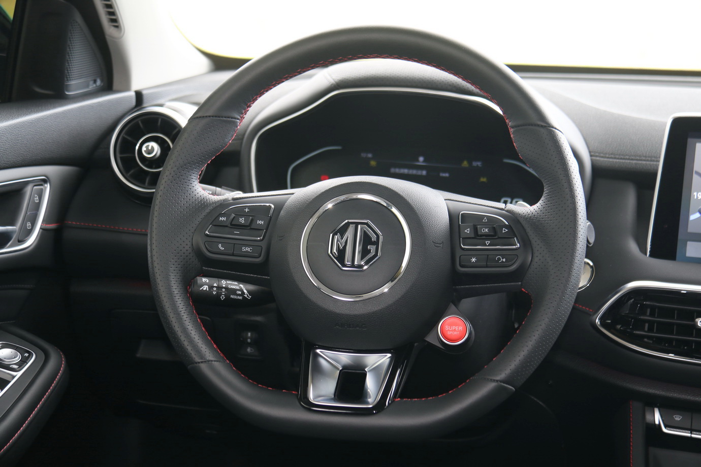 不問血統、只問實力 MG HS 1.5T旗艦版試駕 | 癮車報