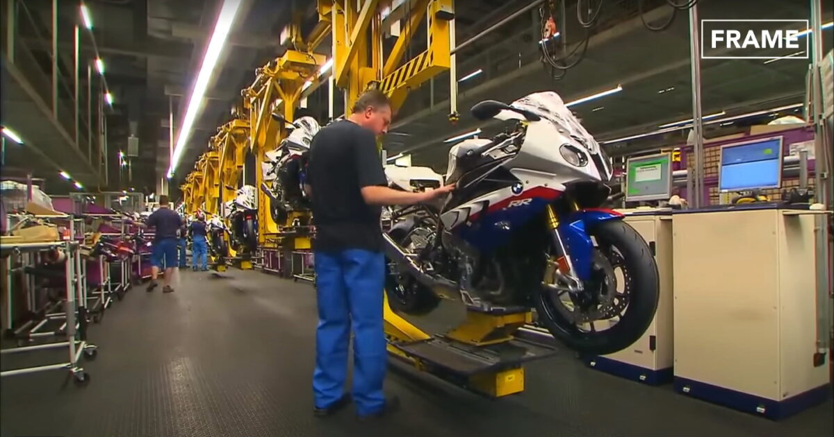 跟著FRAME參觀德國最佳摩托車工廠：BMW超先進生產線內部 R 1250 R和S 1000 RR的生產影片 | 癮車報