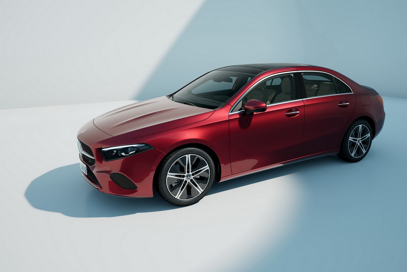 內外都升級 M-Benz小改款A-Class掀背/轎車與AMG A35、A45 S一同亮相 最頂級A45 S新增AMG Street ...