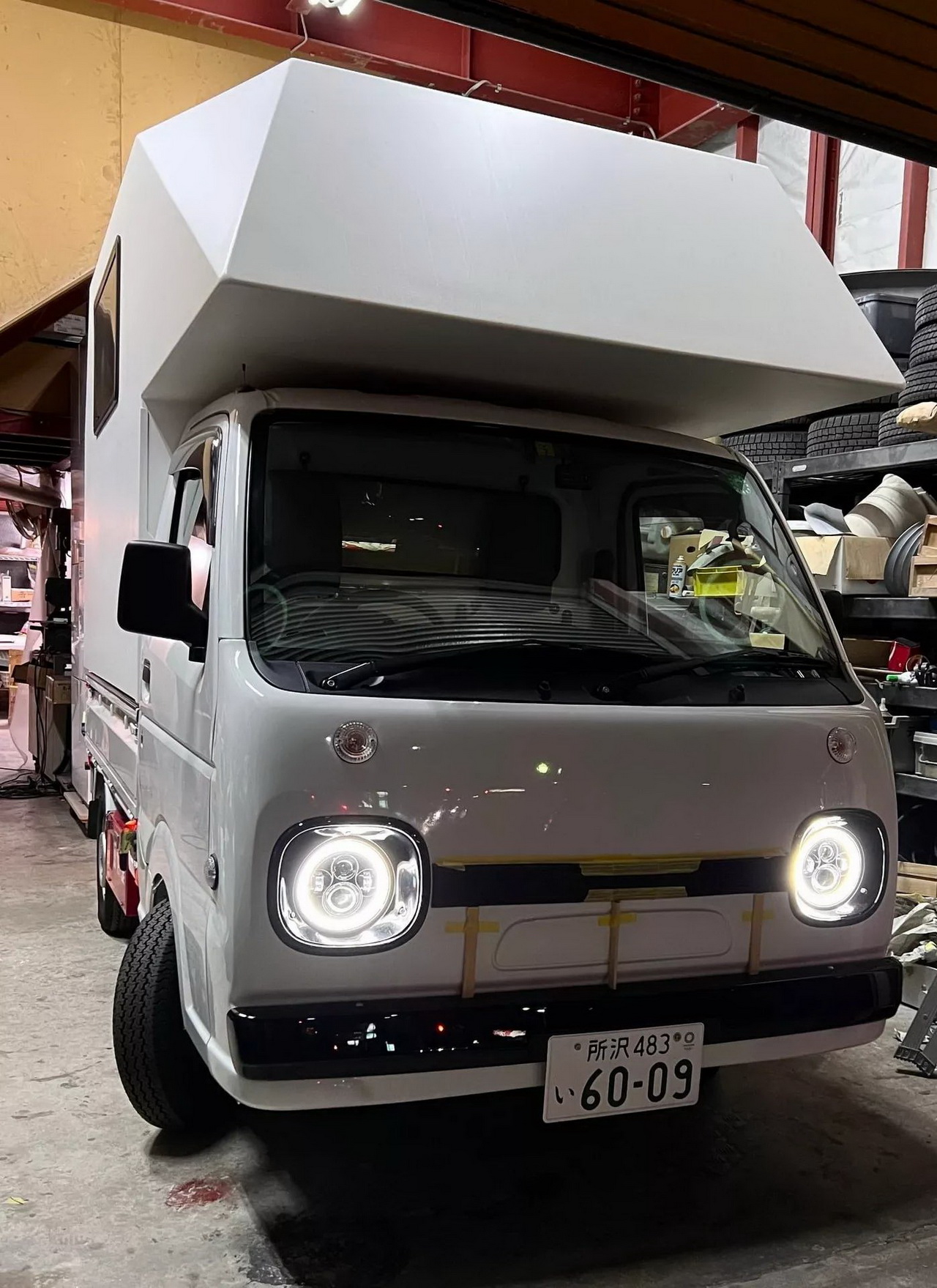 復古風正流行 日本改裝廠Mooku賦予Suzuki Carry 70年代簡清可愛面容 | 癮車報