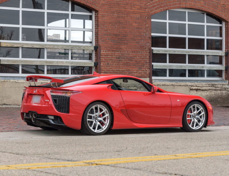 低里程 紅色Lexus LFA超級跑車 現在可以屬於你的 | 癮車報