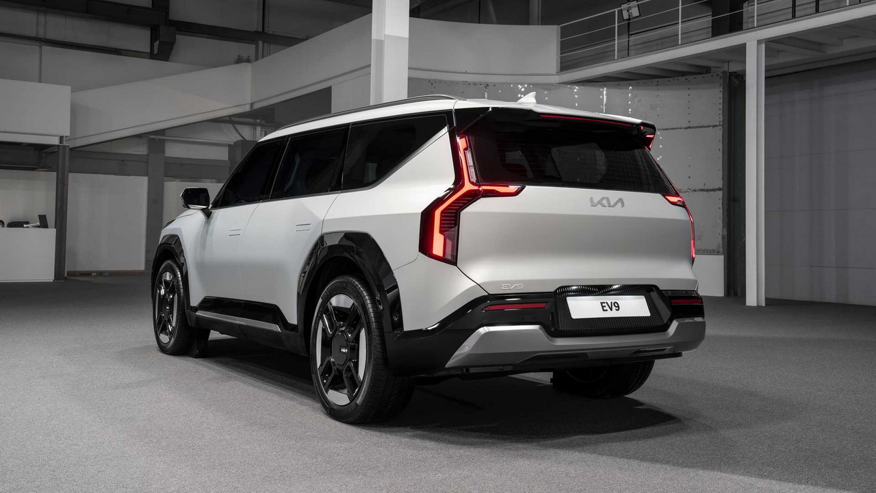 與概念車相似度極高 Kia電動旗艦休旅EV9首次亮相 [影片] | 癮車報