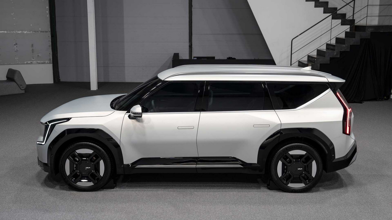與概念車相似度極高 Kia電動旗艦休旅EV9首次亮相 [影片] | 癮車報