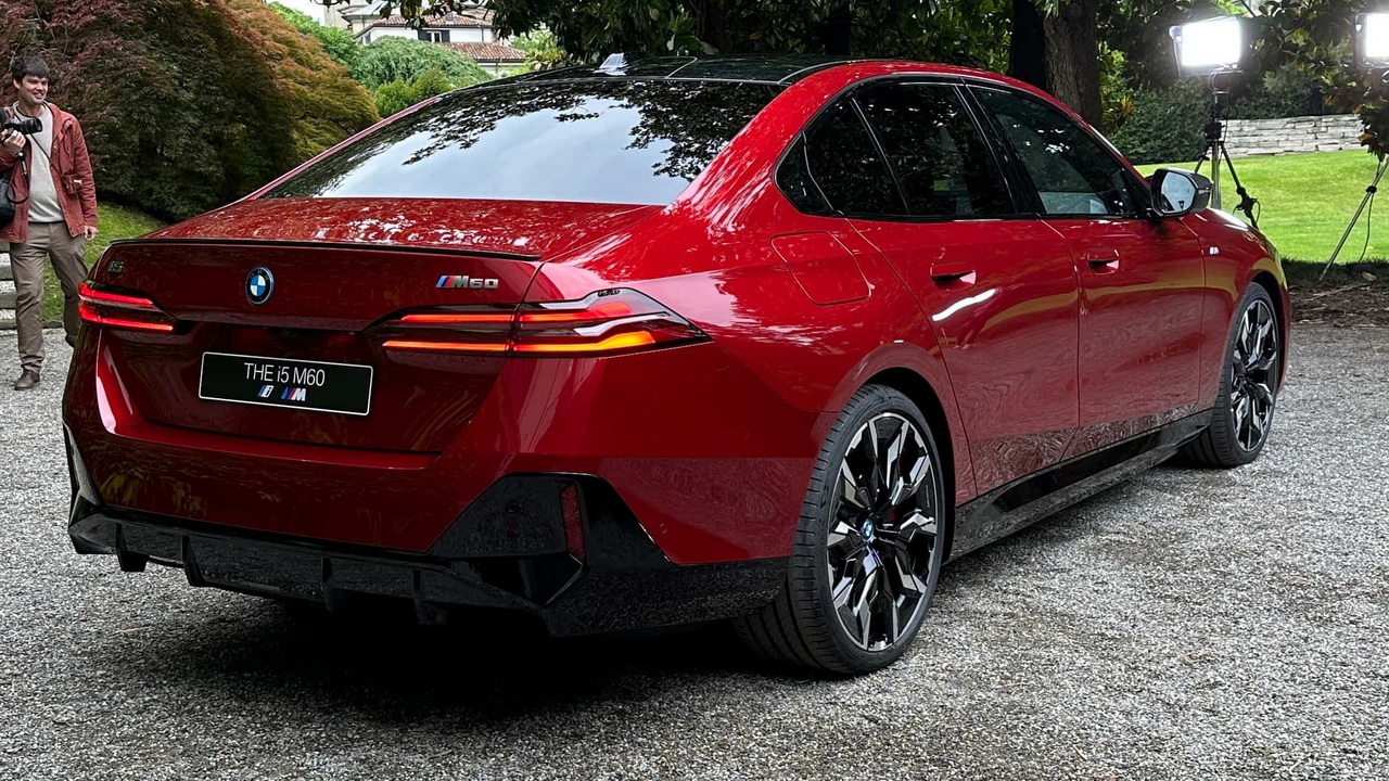 BMW正式揭開i5神秘面紗 5-Series首款電動車最長續航里程474公里 售價67,795美元起跳 | 癮車報