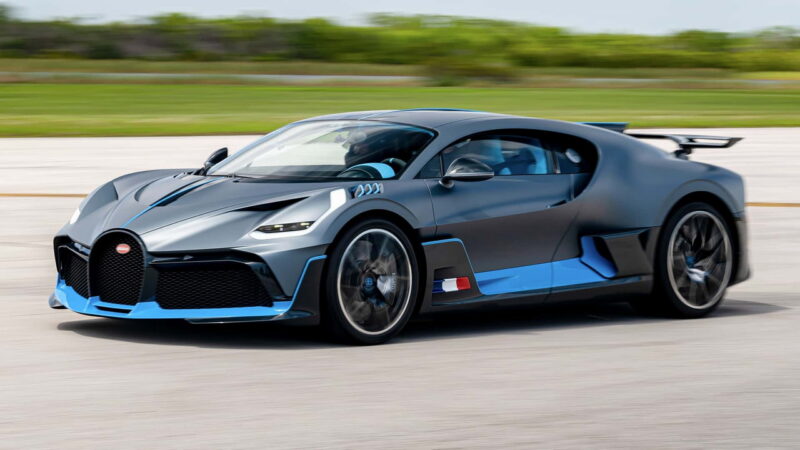 千載難逢的體驗 Bugatti邀請18位Chiron車主開著愛車前往Kennedy Space Center 一起突破400 km/h ...