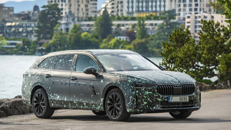 Skoda全新四代Superb 規格揭曉 尺寸更大、最大馬力高達261匹 | 癮車報
