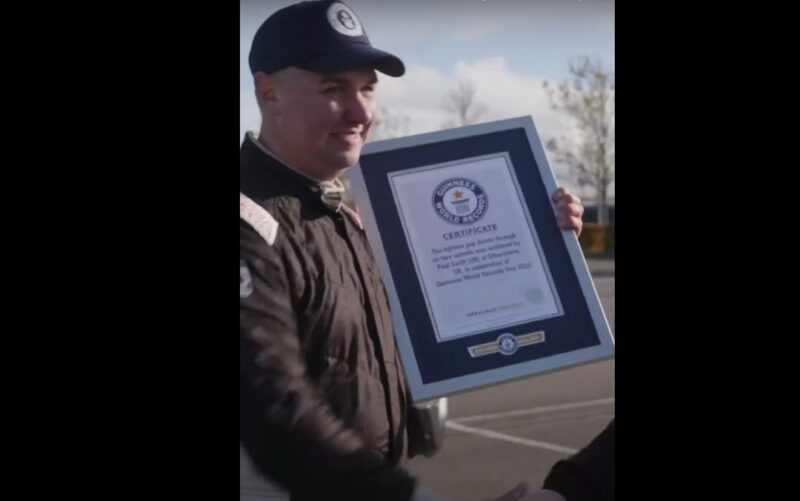 Paul Swift與Ford Ranger Raptor挑戰極限 創造奇蹟的金氏世界紀錄 [影片] | 癮車報