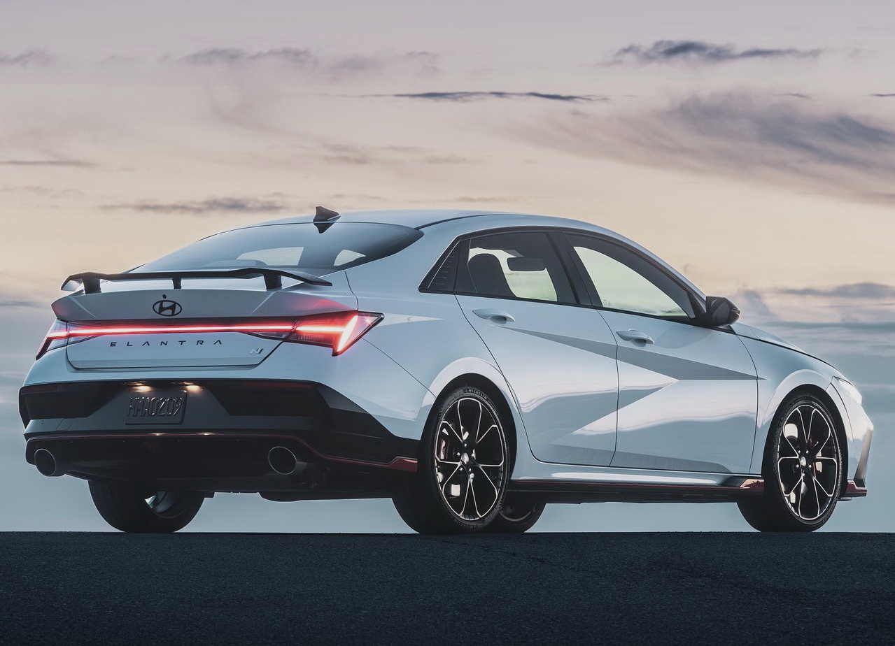 下一代Hyundai Elantra N 可能配備更大的 2.5 升渦輪增壓汽油引擎..... | 癮車報