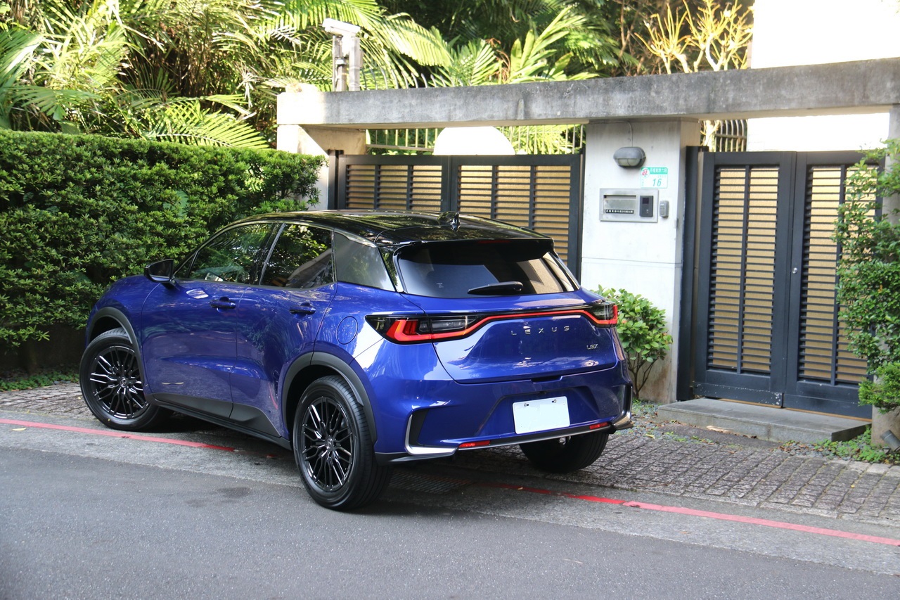 就算是入門也要夠豪華好駕馭 Lexus LBX Cool試駕-外觀內裝篇 | 癮車報
