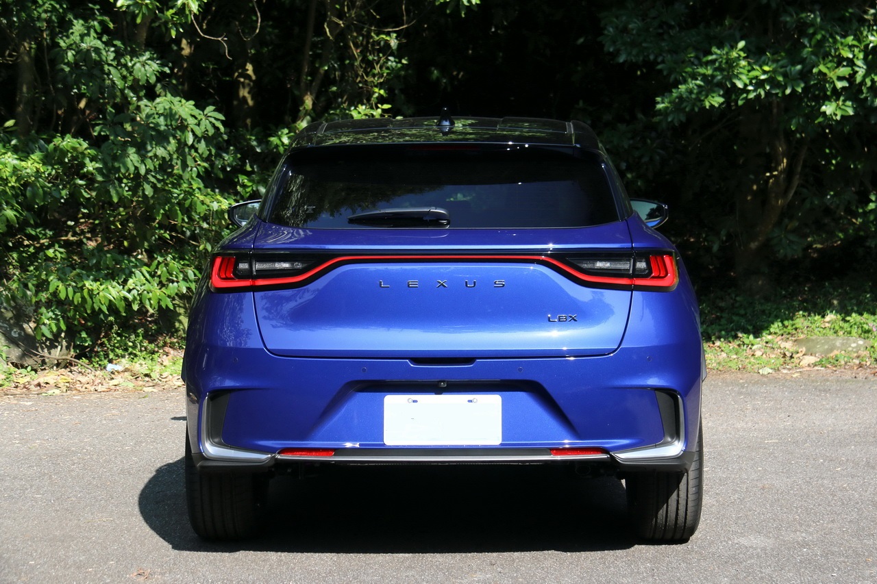 就算是入門也要夠豪華好駕馭 Lexus LBX Cool試駕-外觀內裝篇 | 癮車報