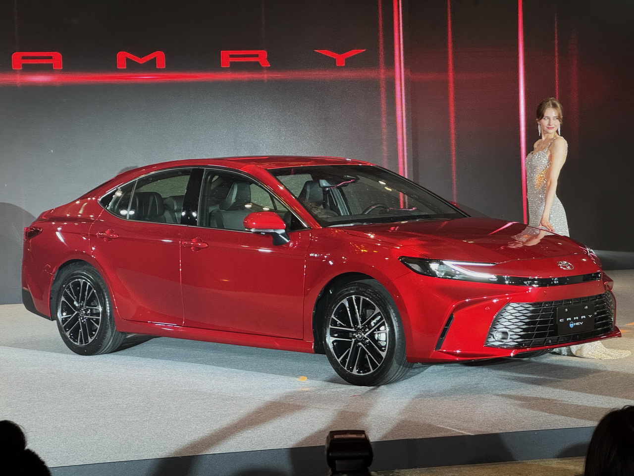 王者再現 ALL NEW CAMRY震撼登場 售價98.5萬元起！！！ | 癮車報