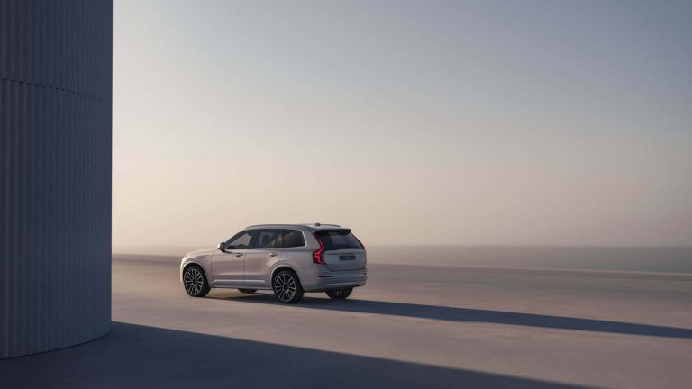 再次小改款 2025年式Volvo XC90煥然一新 技術更先進 乘駕感受大幅提升 | 癮車報
