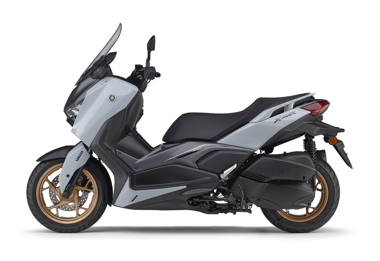 Yamaha發表2025年式XMAX 輕量化排氣管與電動風鏡升級登場 | 癮車報