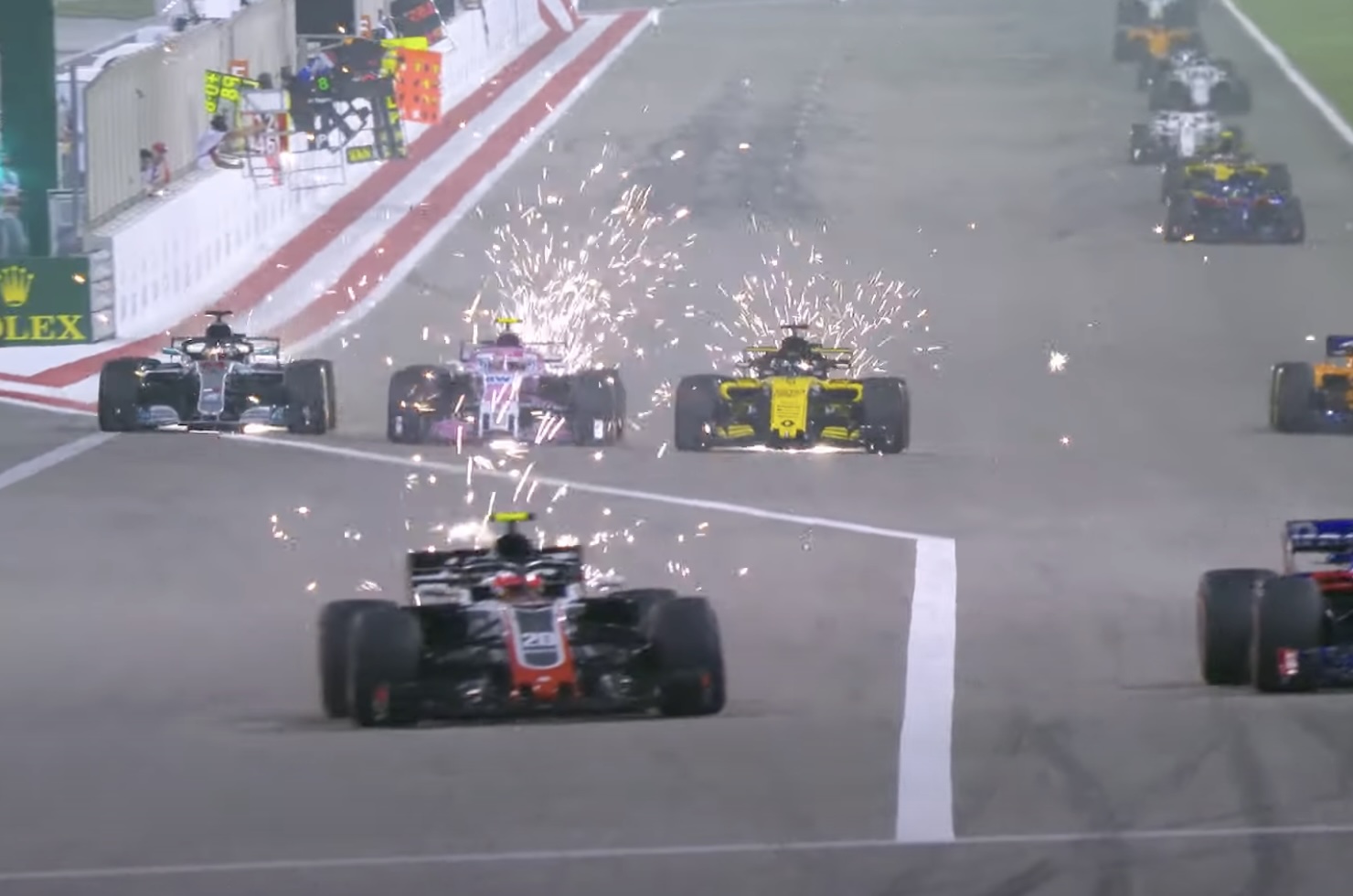 F1 電影引起一級方程式賽車熱，你知道F1賽車為什麼會磨出火花嗎？ | 癮車報